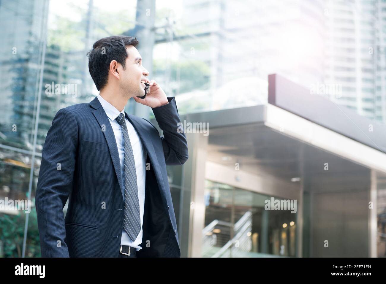 Cellphone businessman on call hi-res stock photography and images - Alamy