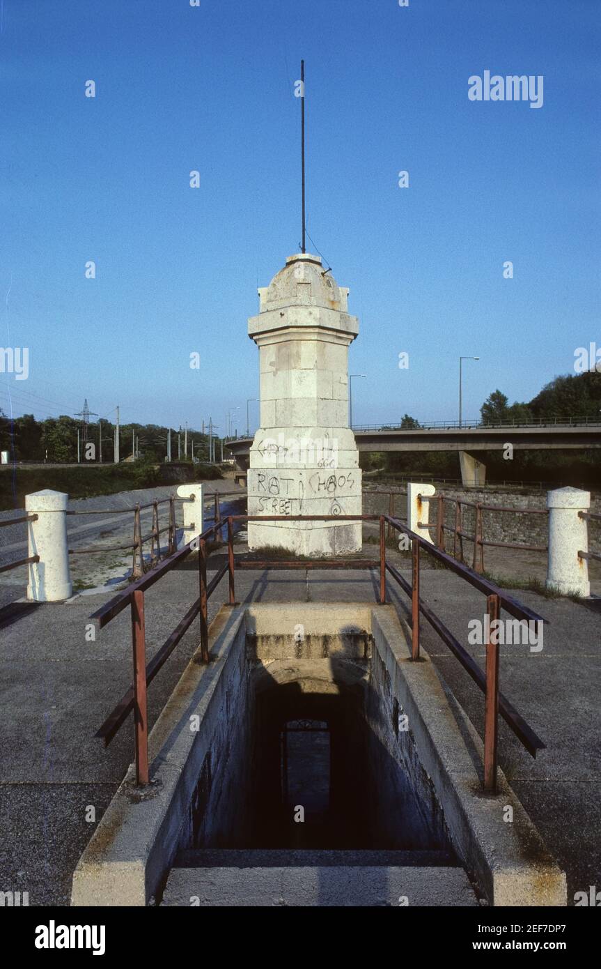 Wiental, Wienflussauffangbecken (Retentionsbecken) bei Auhof Stock ...