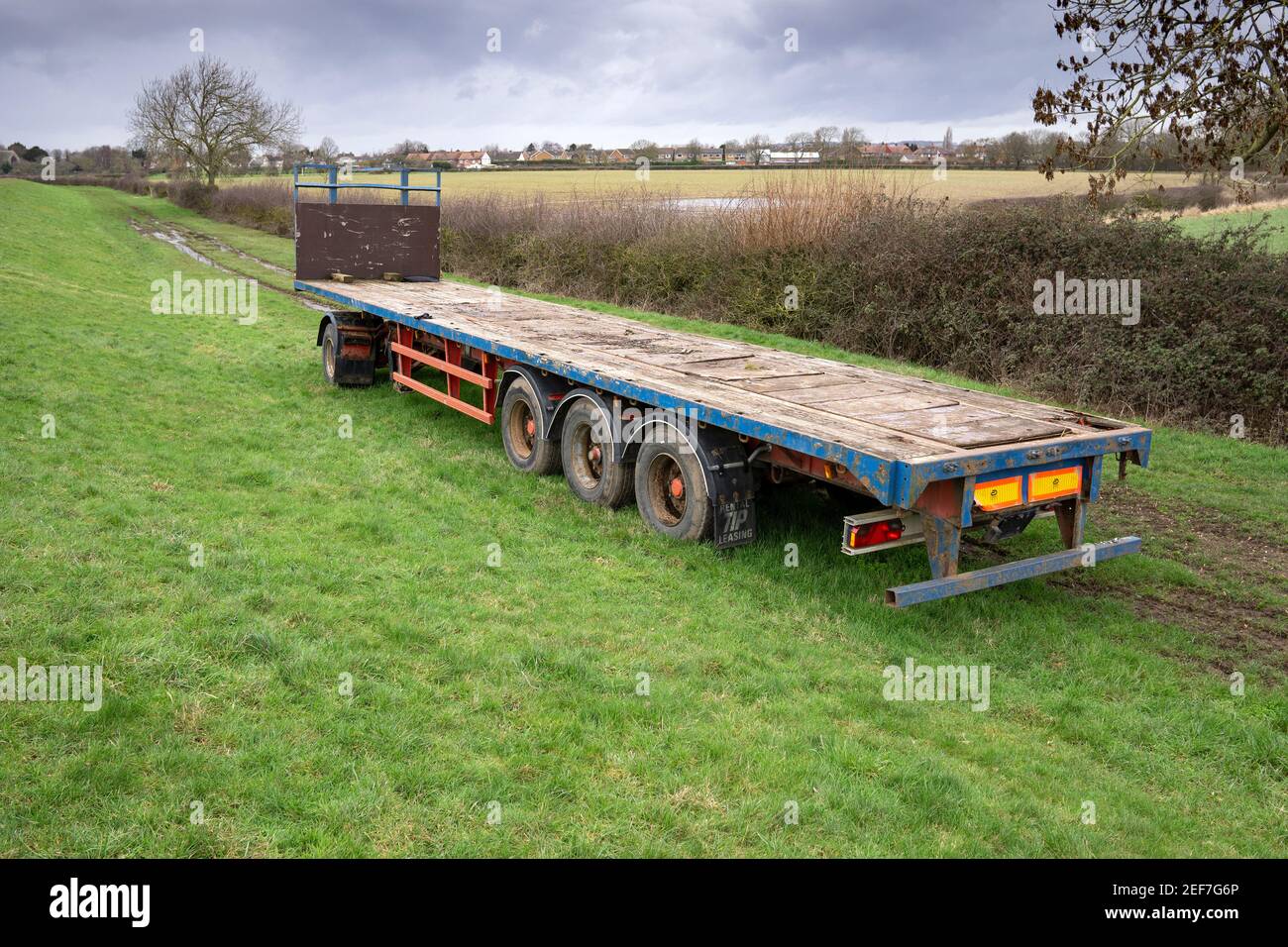 Agricultural farm flat bed hi-res stock photography and images - Alamy