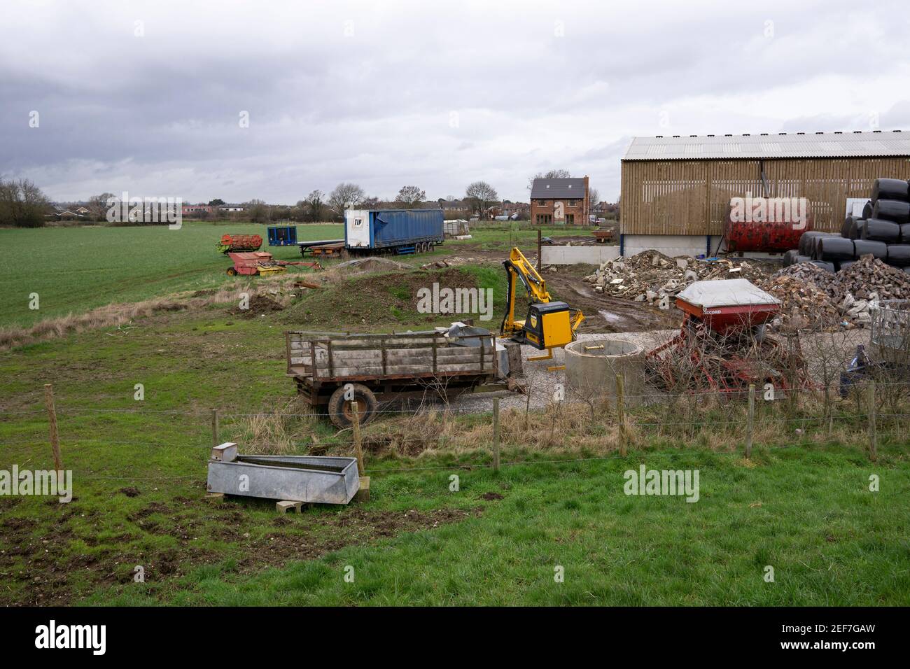 Yard clutter hi-res stock photography and images - Alamy