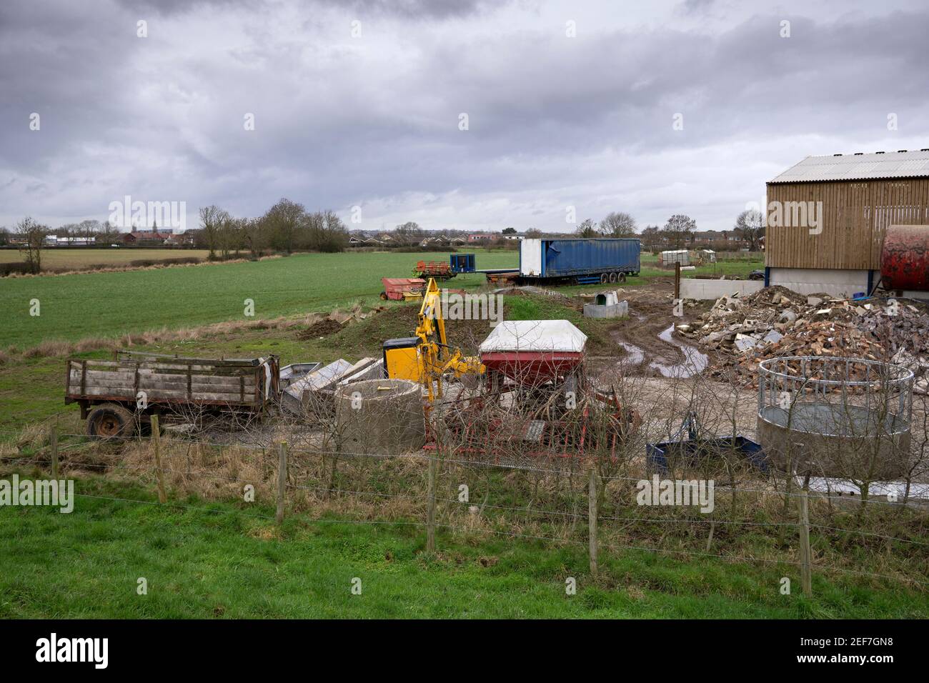 Untidy farm hi-res stock photography and images - Alamy
