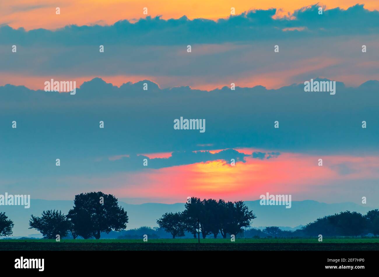 Epic sunset at the countryside. Nature and environment background Stock ...