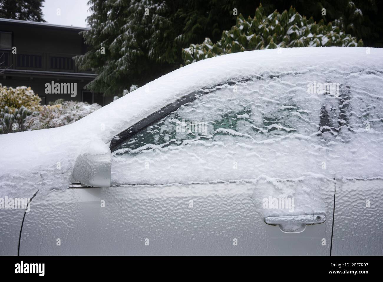 Frozen car hi-res stock photography and images - Alamy