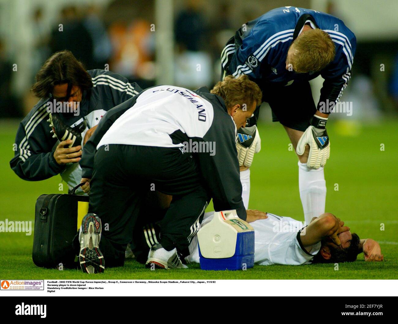 World cup football player injured hi-res stock photography and images ...