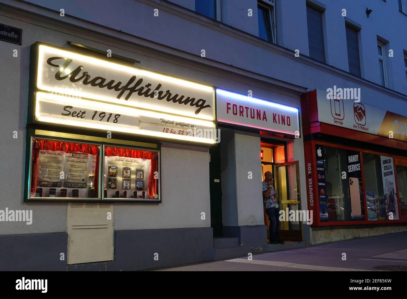 Wien, Fortuna-Kino - Vienna, Fortuna Cinema Stock Photo - Alamy