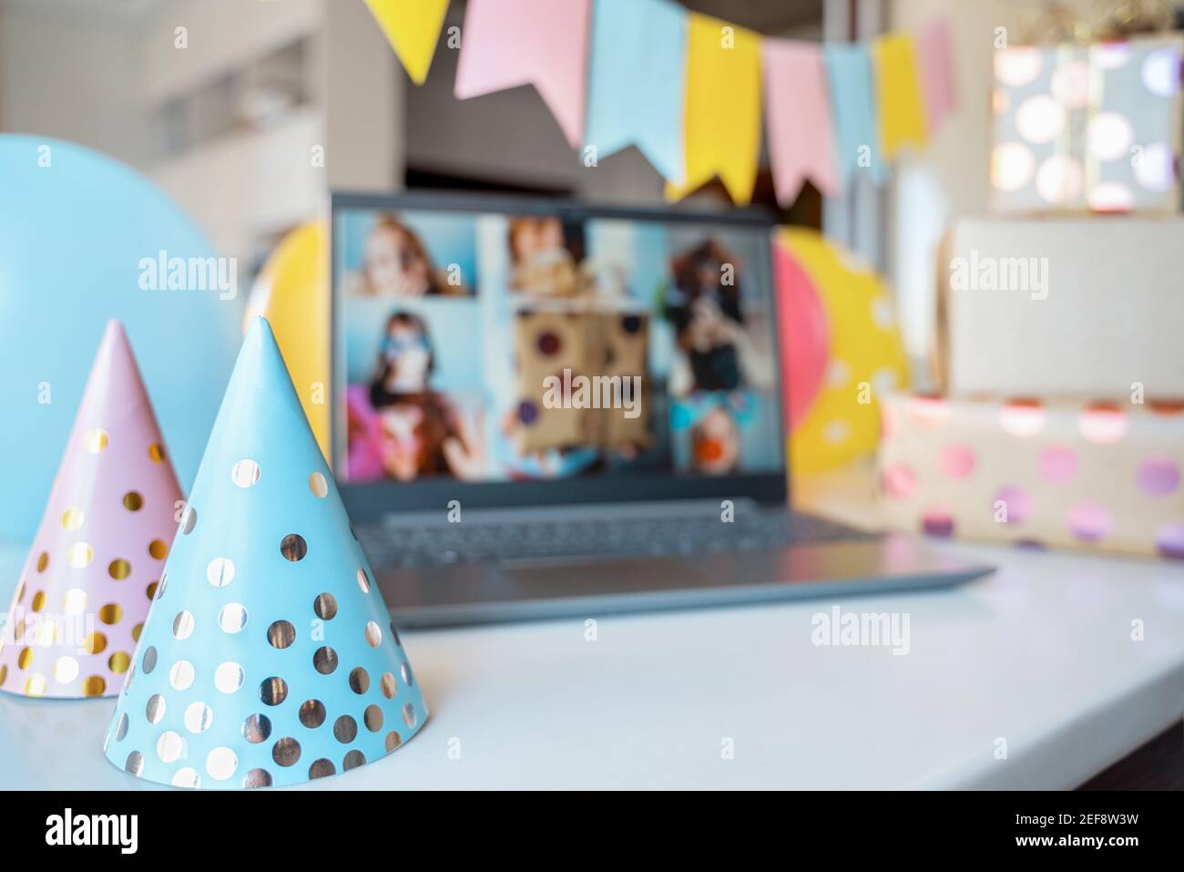 Virtual birthday party hi-res stock photography and images - Alamy
