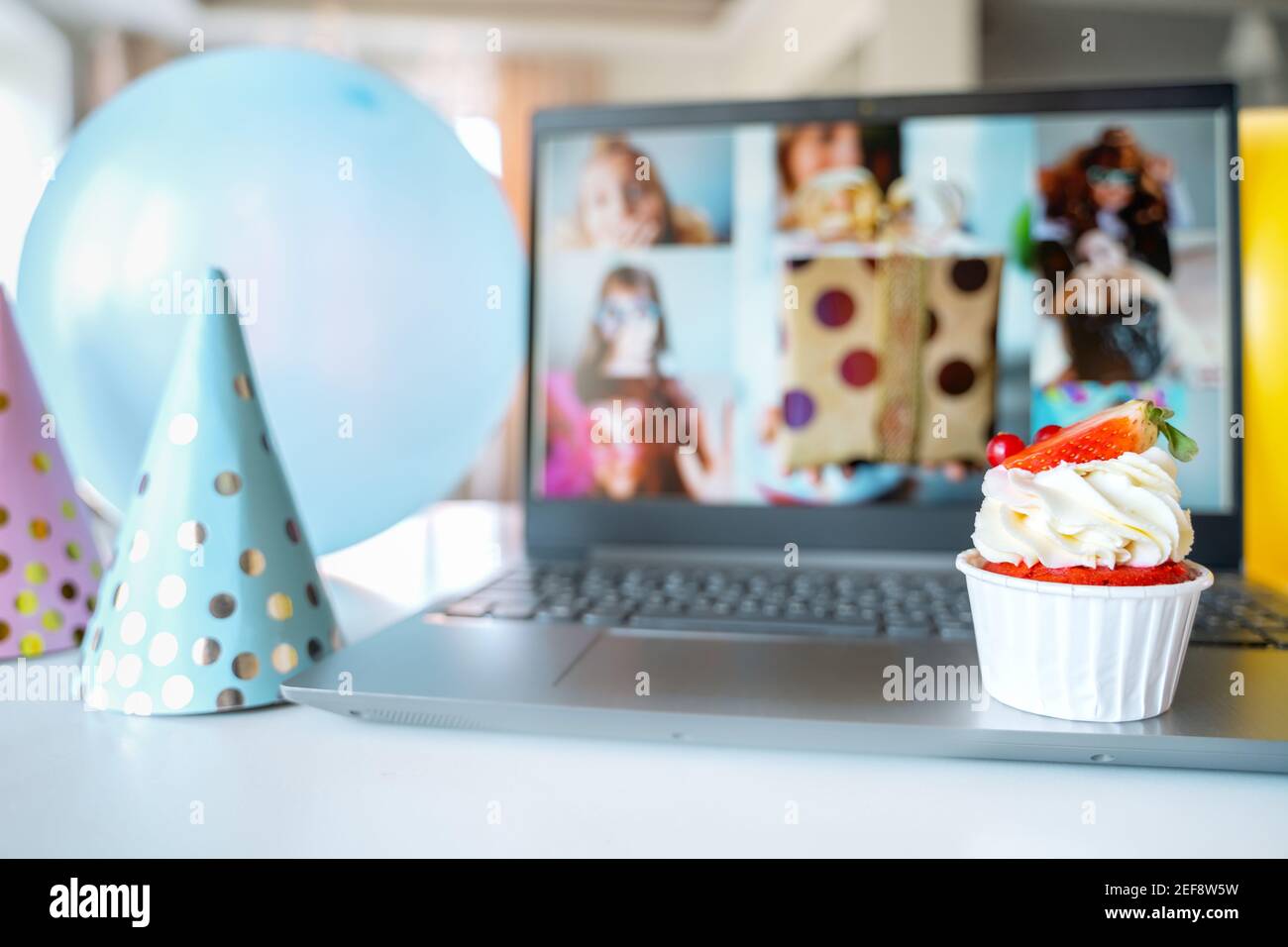 Virtual birthday party hi-res stock photography and images - Alamy