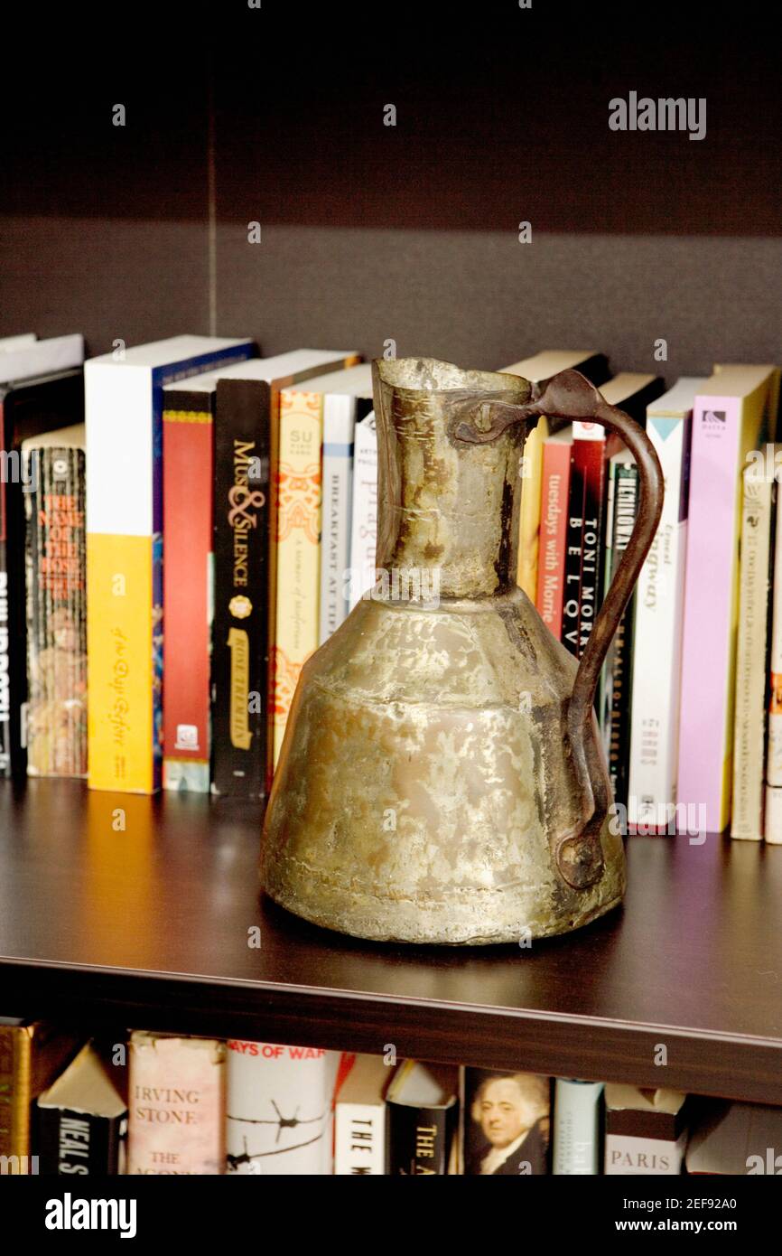 Interior book shelf bookshelf hi-res stock photography and images - Alamy