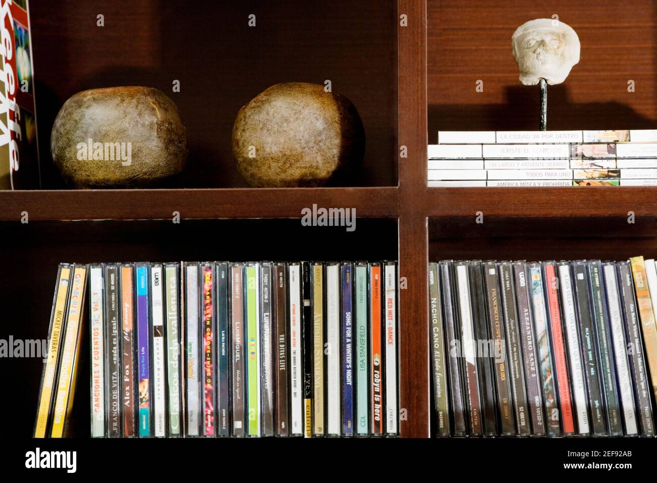 Decorative bookshelf hi-res stock photography and images - Alamy