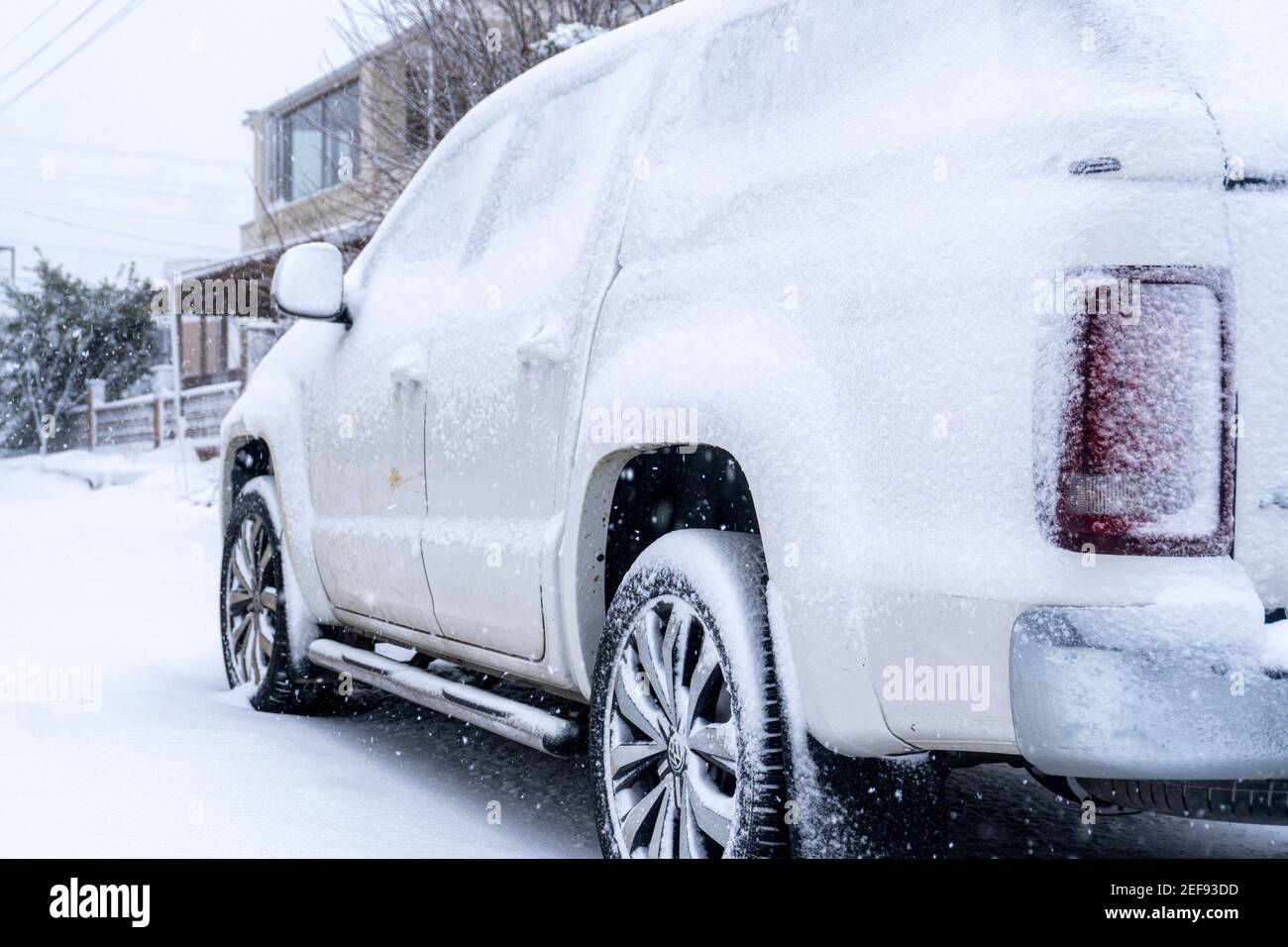 Truck stuck in snow hi-res stock photography and images - Alamy