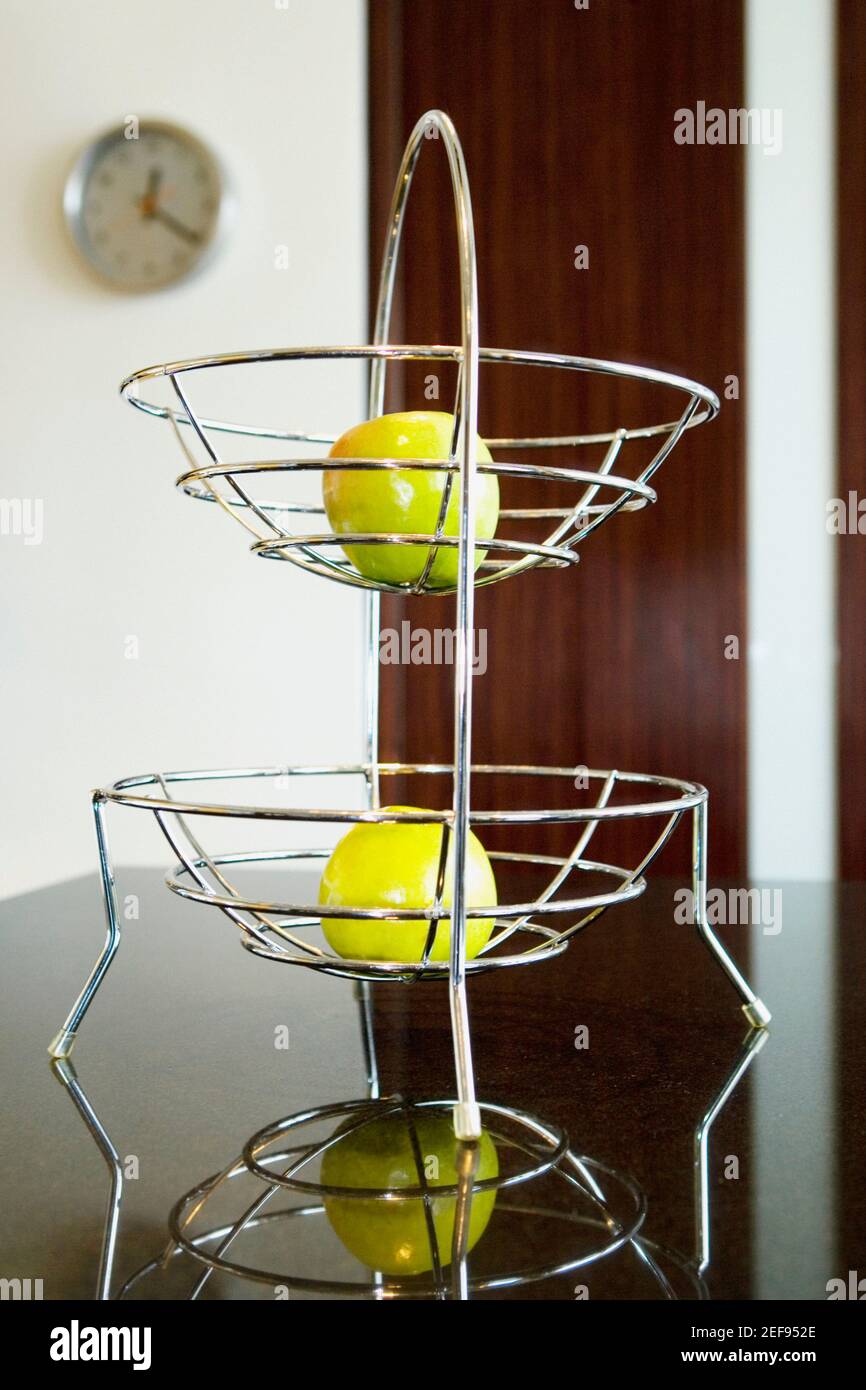 Organic apple rack hi-res stock photography and images - Alamy