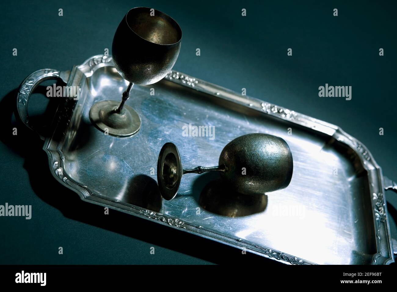 Two glass goblets hi-res stock photography and images - Alamy