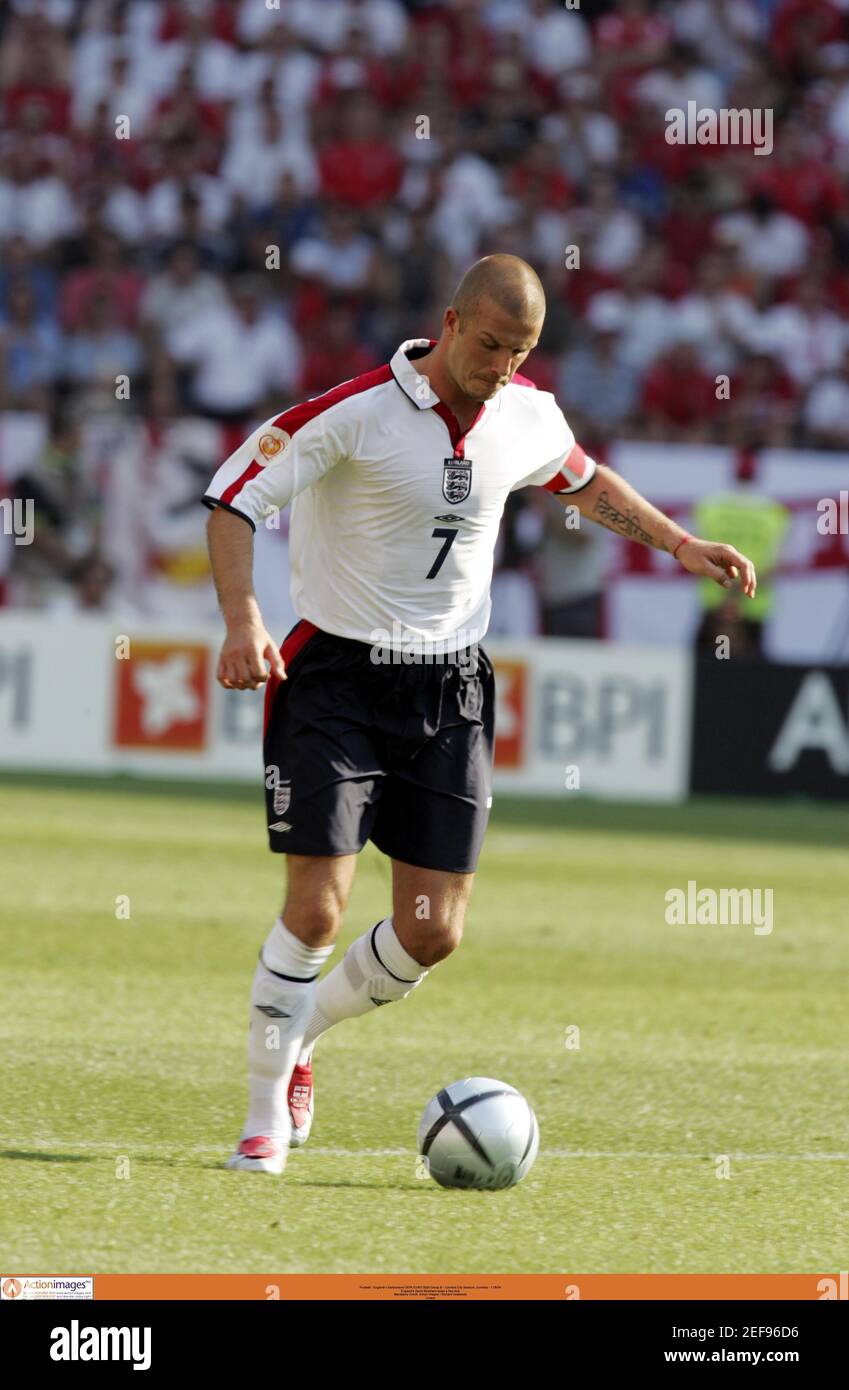 David beckham free kick england hi-res stock photography and images - Alamy