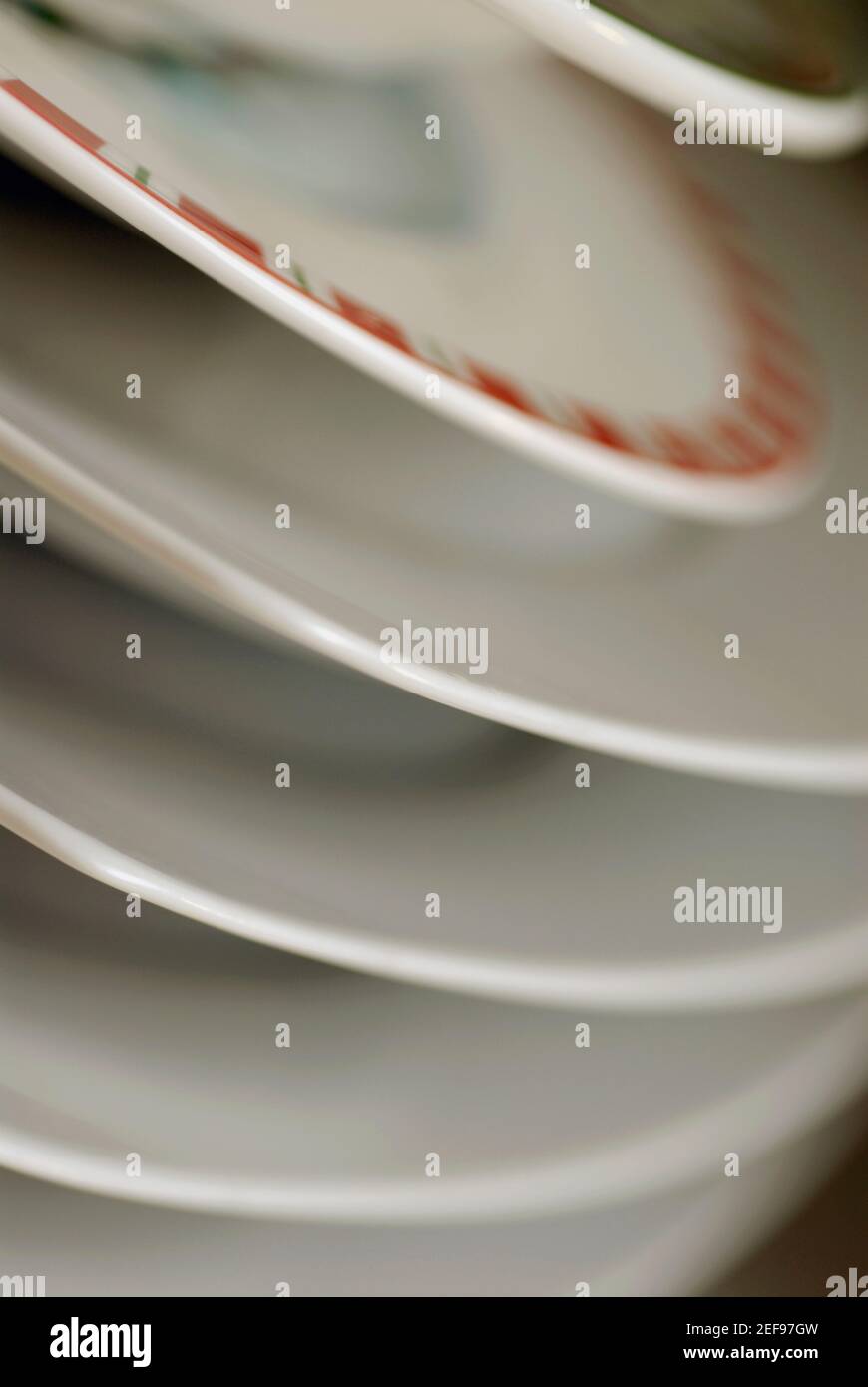 A stack of plates hi-res stock photography and images - Alamy