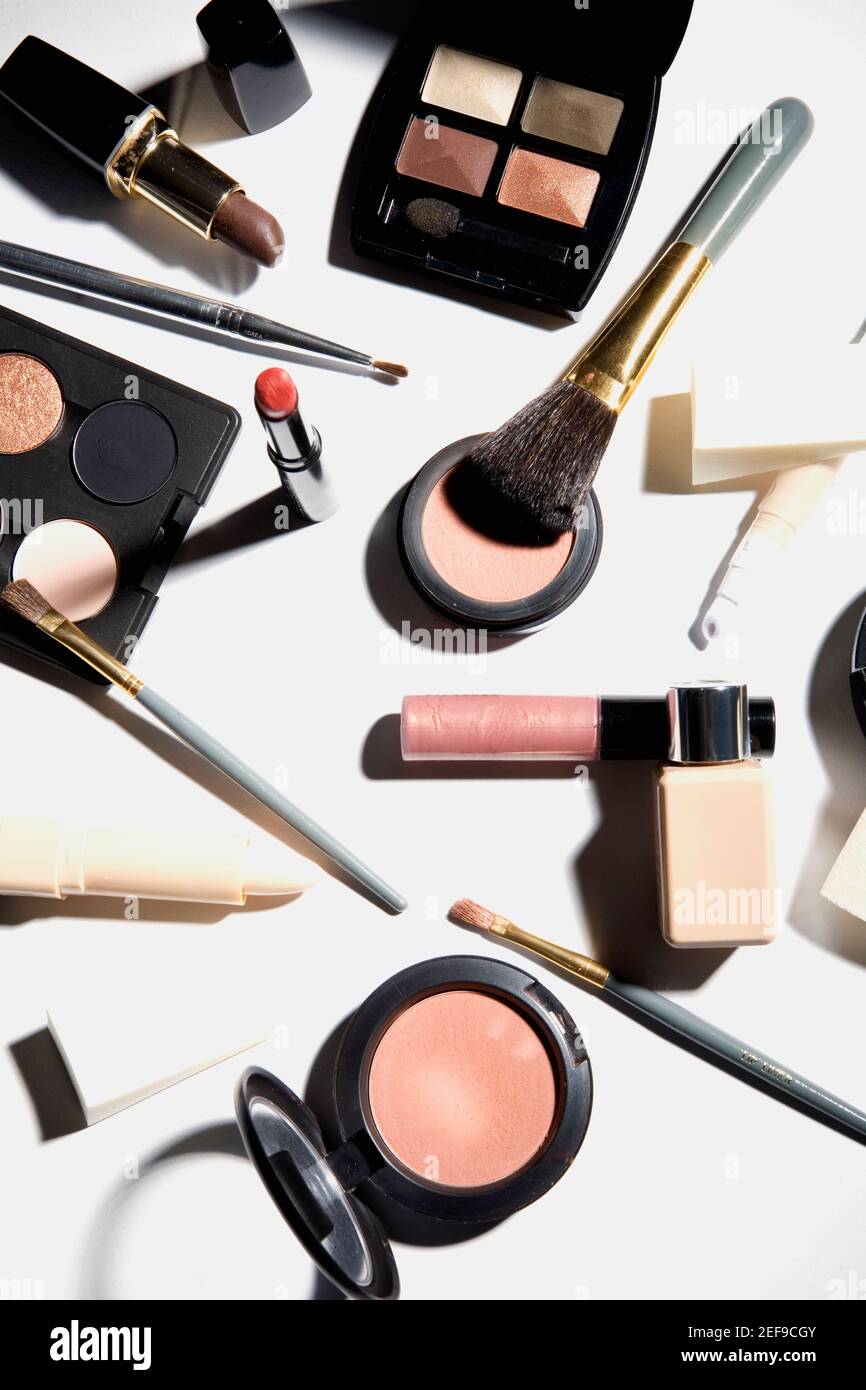 Cosmetics article hi-res stock photography and images - Alamy