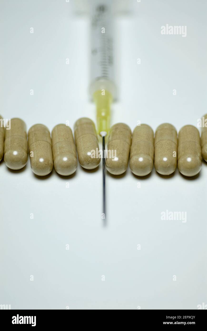 Close up syringe capsules hi-res stock photography and images - Alamy