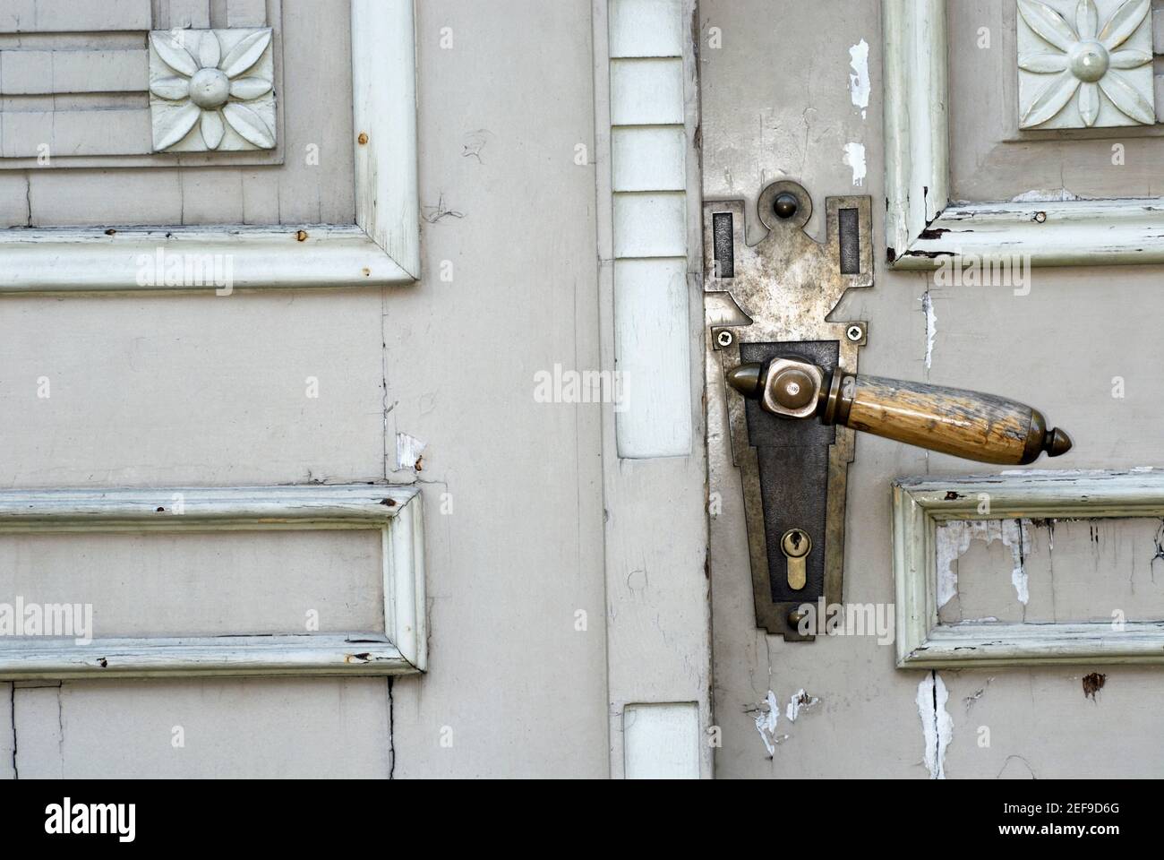 Close up of a door handle hi-res stock photography and images - Alamy