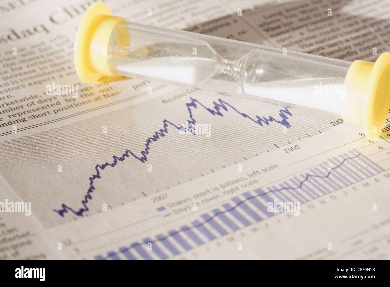 Graph chart newspaper hi-res stock photography and images - Alamy