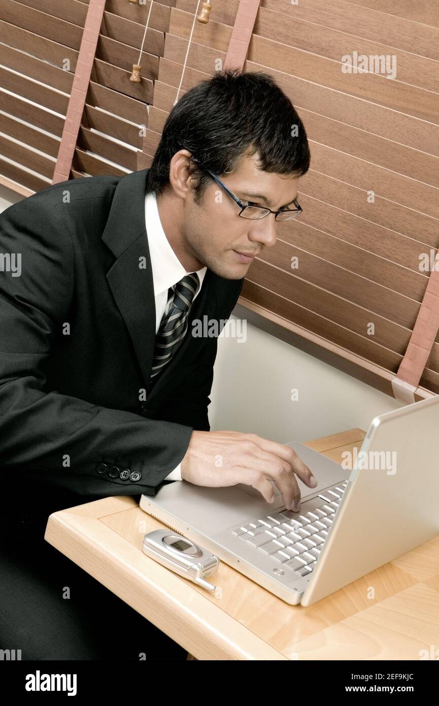 Blind people working computer hi-res stock photography and images - Alamy