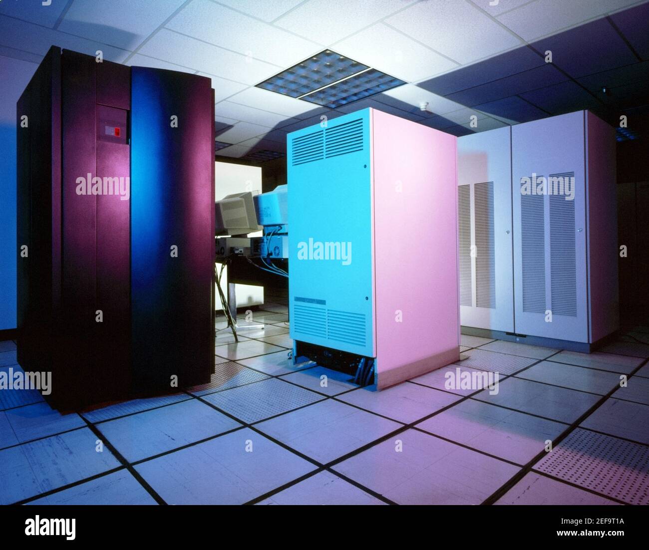 Horizontal servers hi-res stock photography and images - Alamy