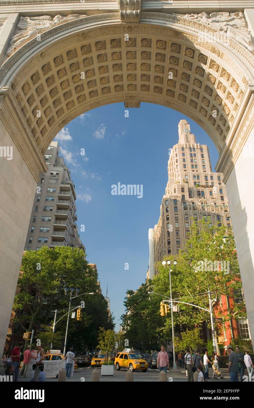 Archway car hi-res stock photography and images - Alamy