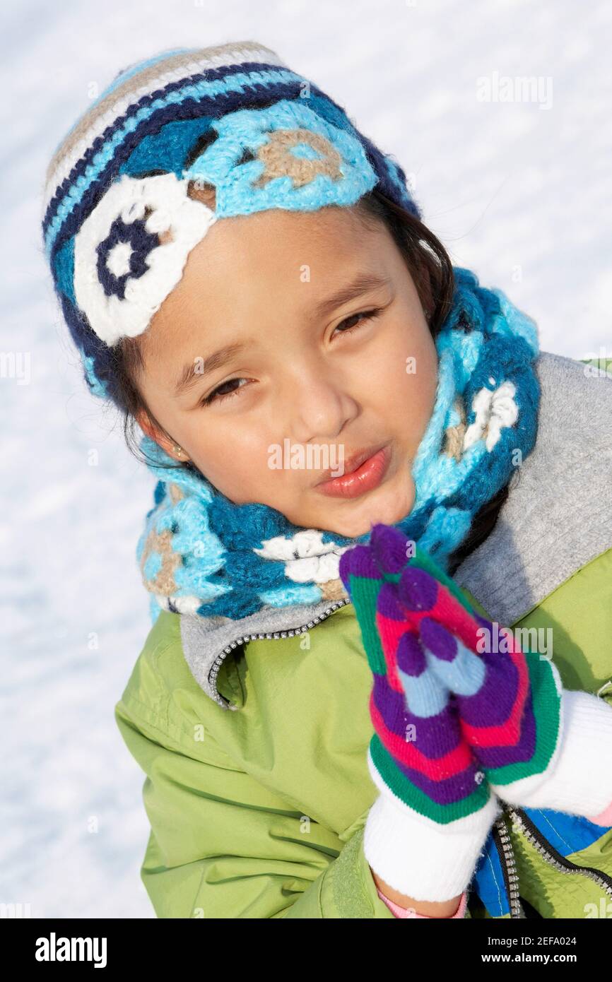 Child shivering cold hi-res stock photography and images - Alamy