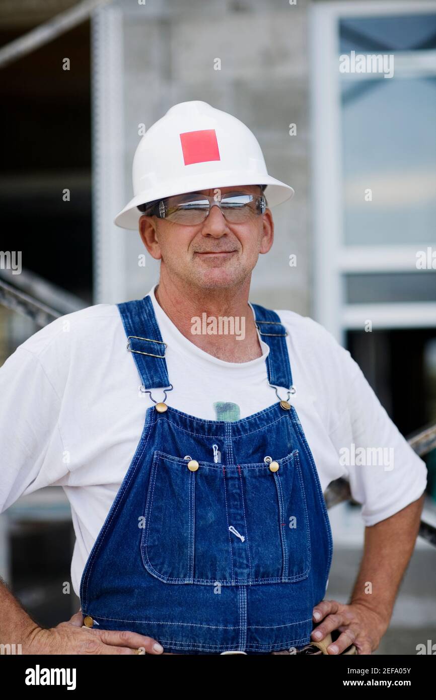 Confidence arms akimbo man hi-res stock photography and images - Alamy