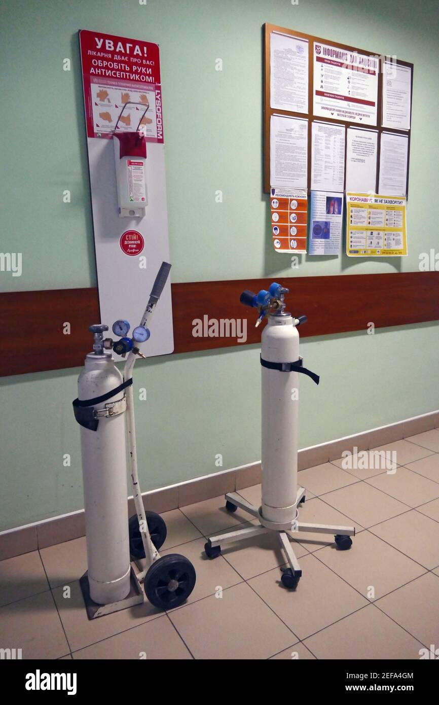 Oxygen cylinders hospital hi-res stock photography and images - Alamy