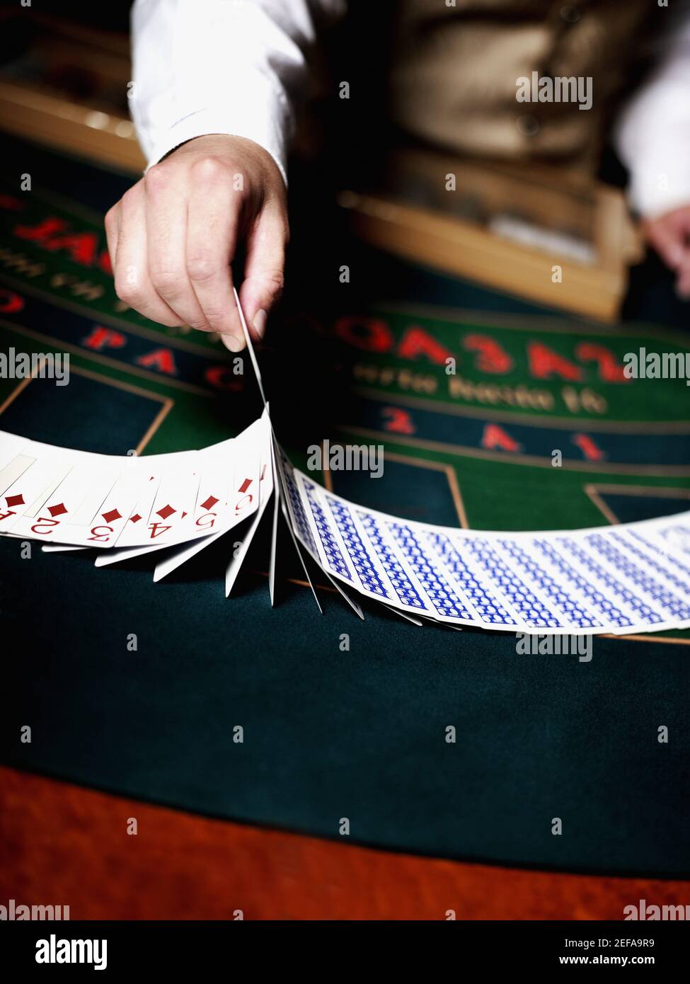 Dealing and playing cards hi-res stock photography and images - Alamy
