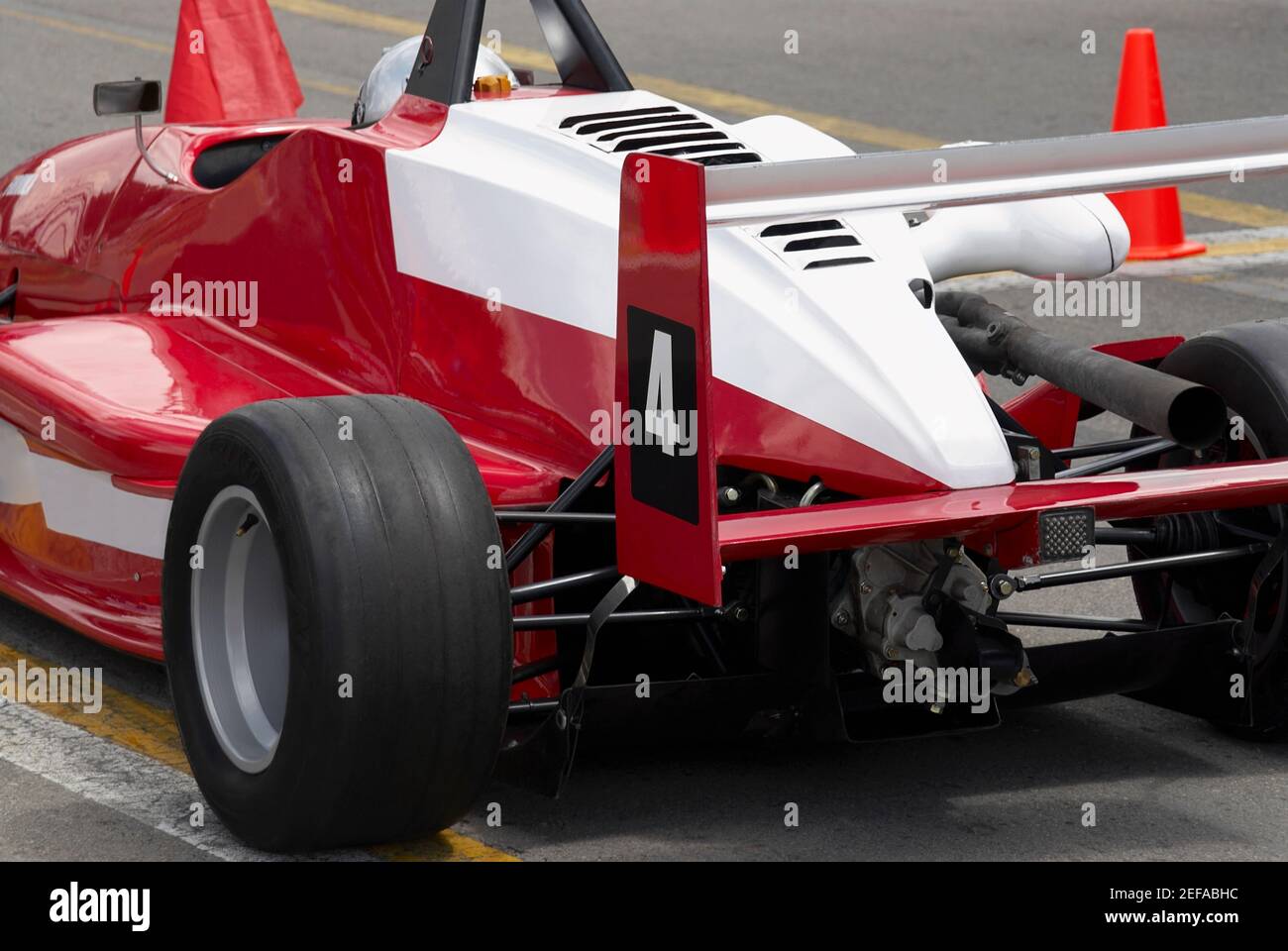 Action close up f1 hi-res stock photography and images - Alamy