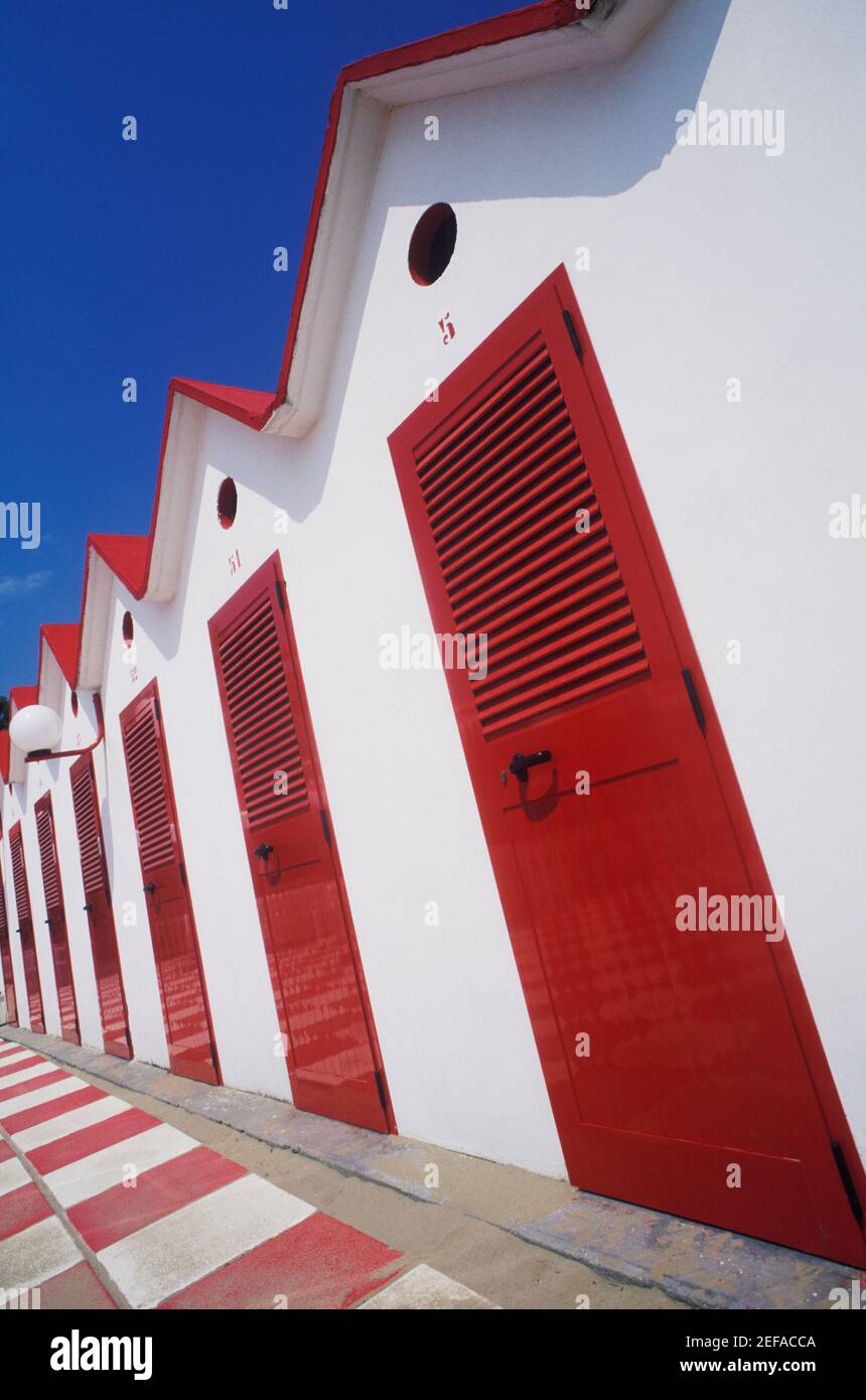 Changing cubicles on the beach, Italy Stock Photo - Alamy