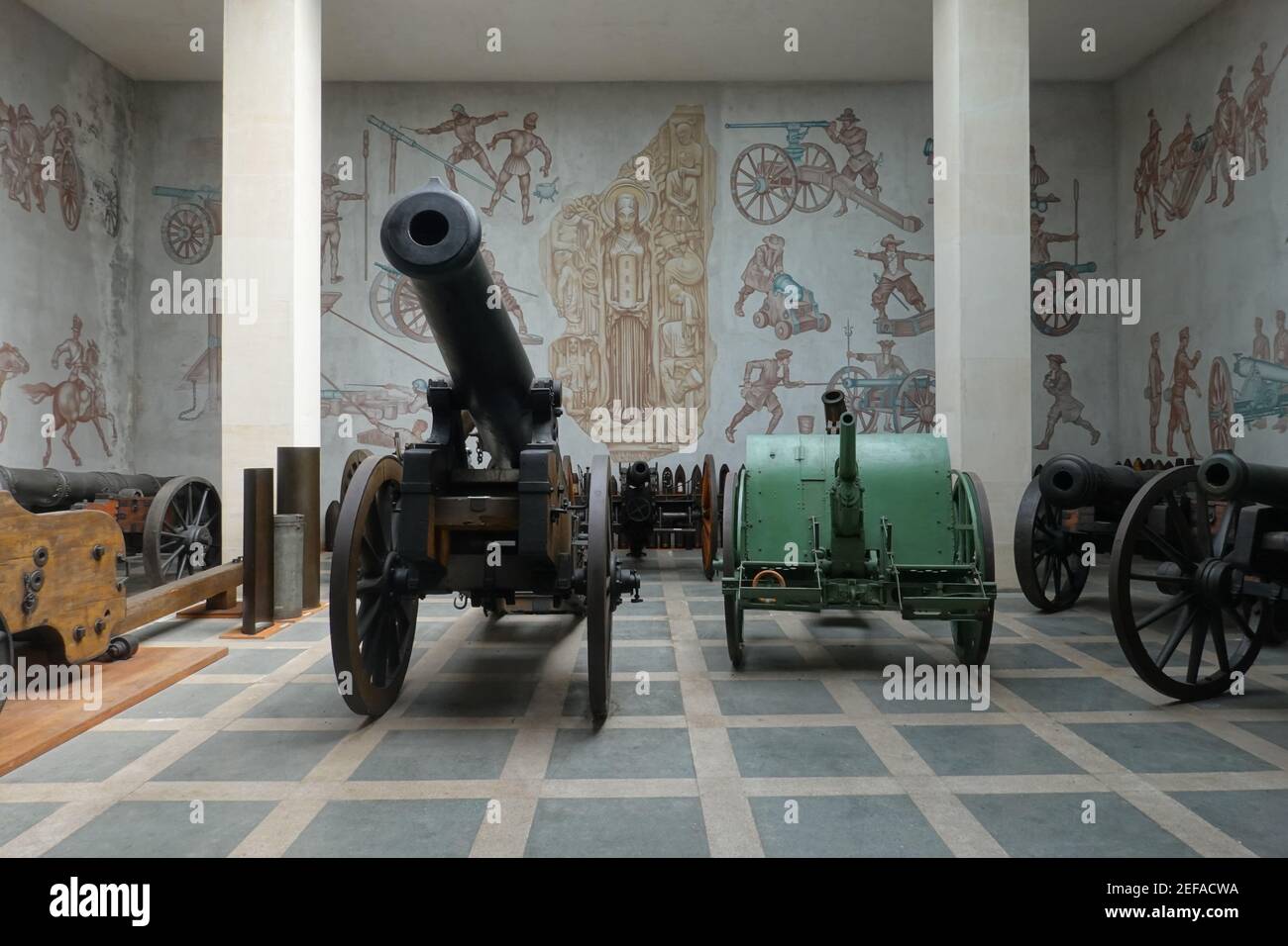Wien, Arsenal, Heeresgeschichtliches Museum, Artilleriehalle Stock ...