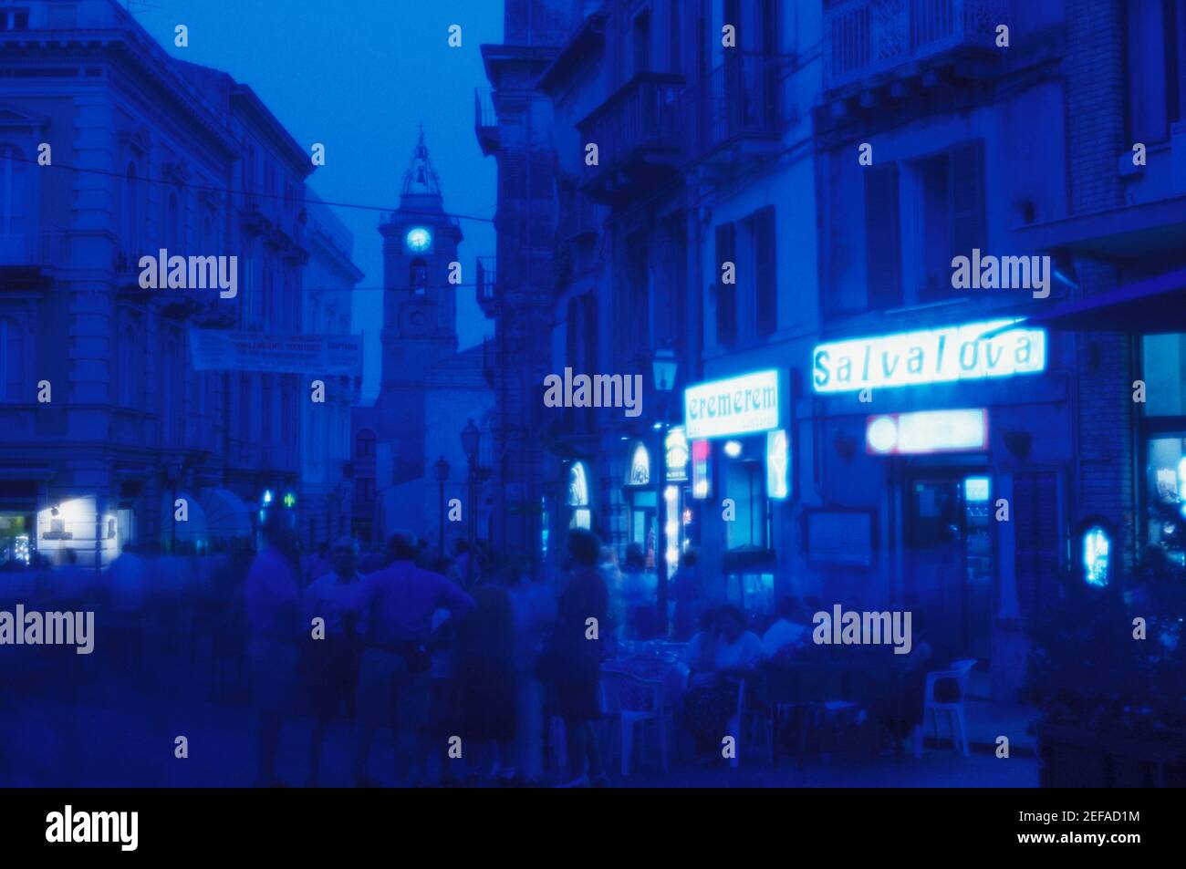 Western false front architecture hi-res stock photography and images ...