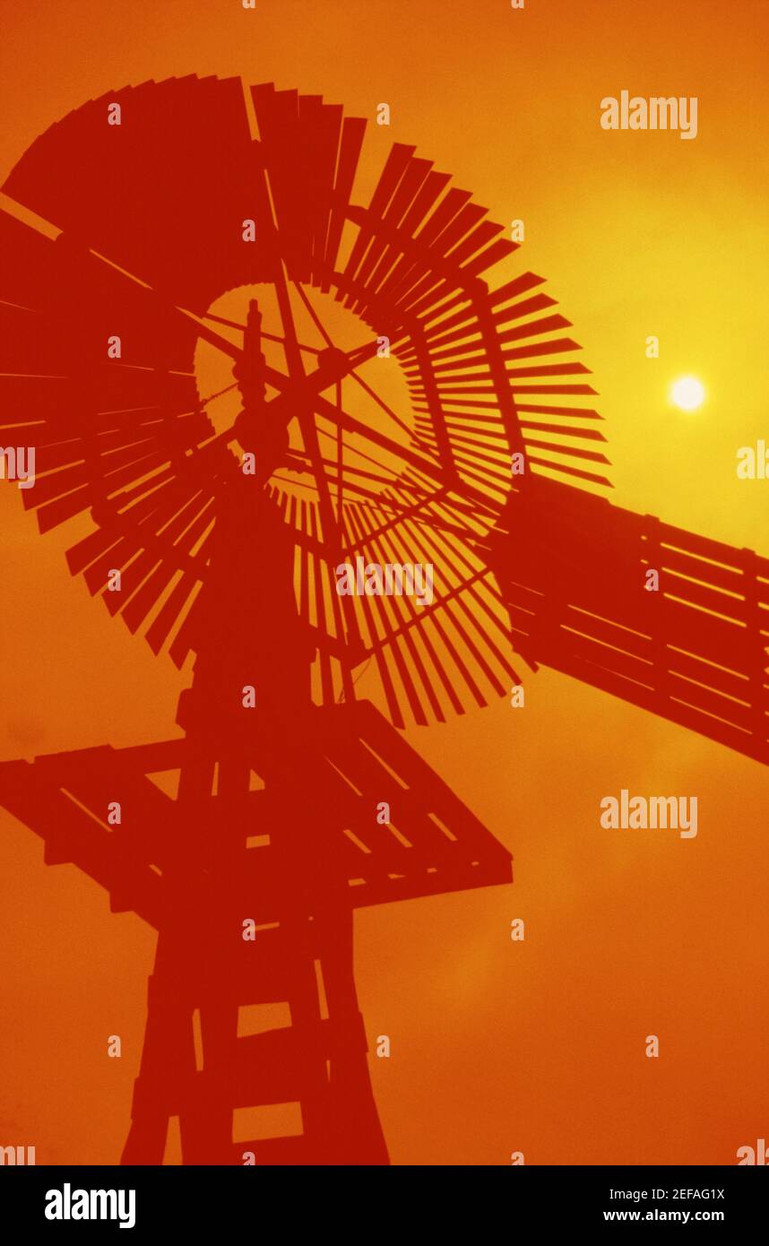 Windmill vertical texas hi-res stock photography and images - Alamy