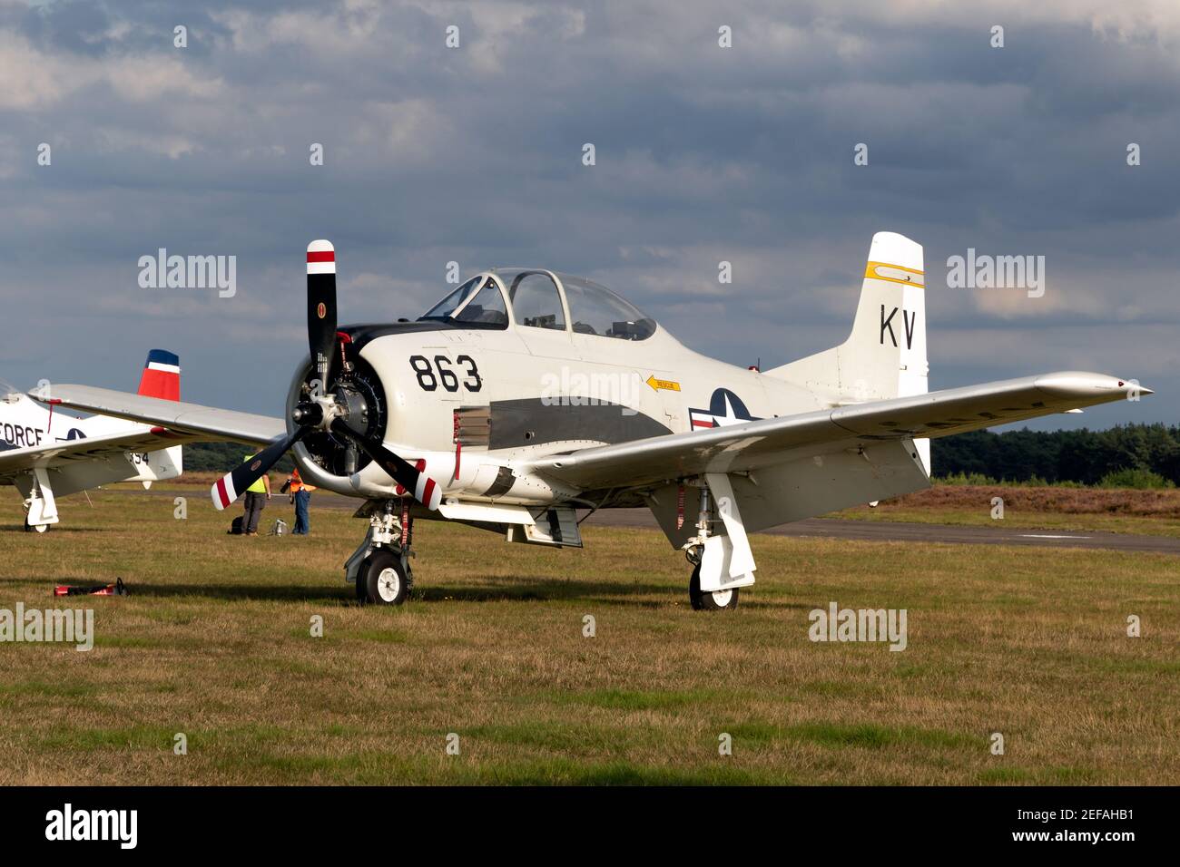 Us military propellor aircraft hi-res stock photography and images - Alamy
