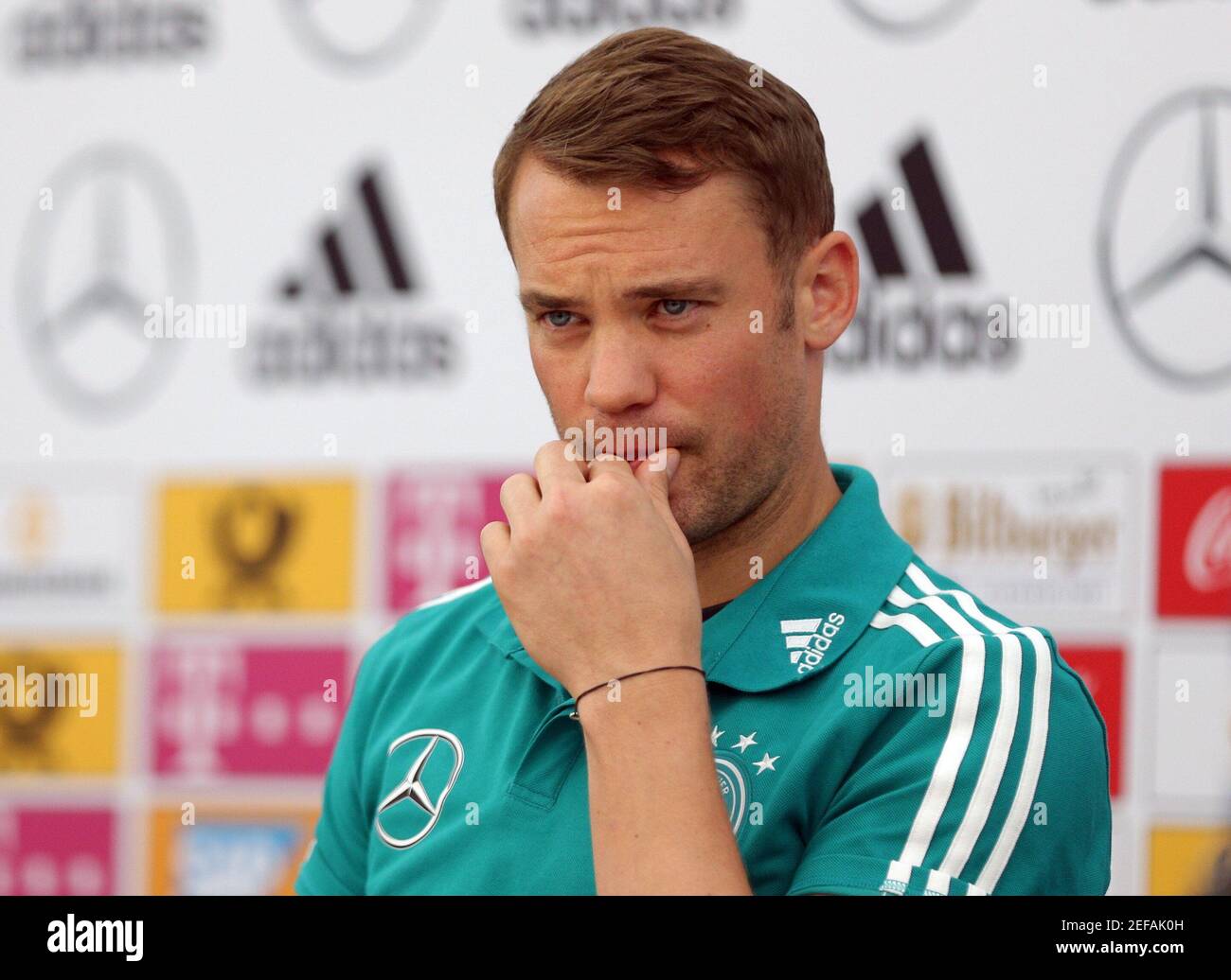 Football soccer squad announcement hi-res stock photography and images ...