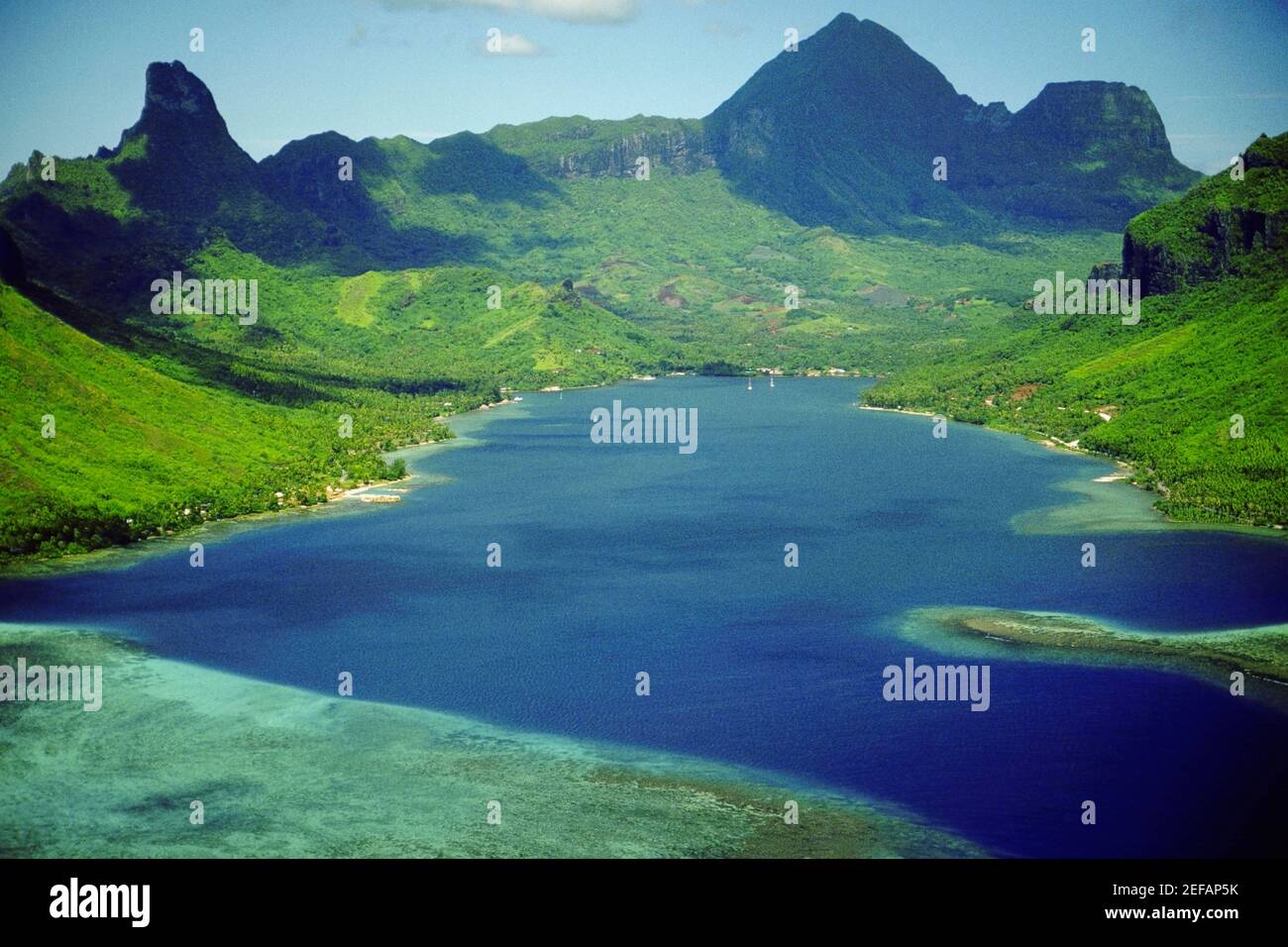 Moorea french polynesia cooks bay hi-res stock photography and images - Alamy