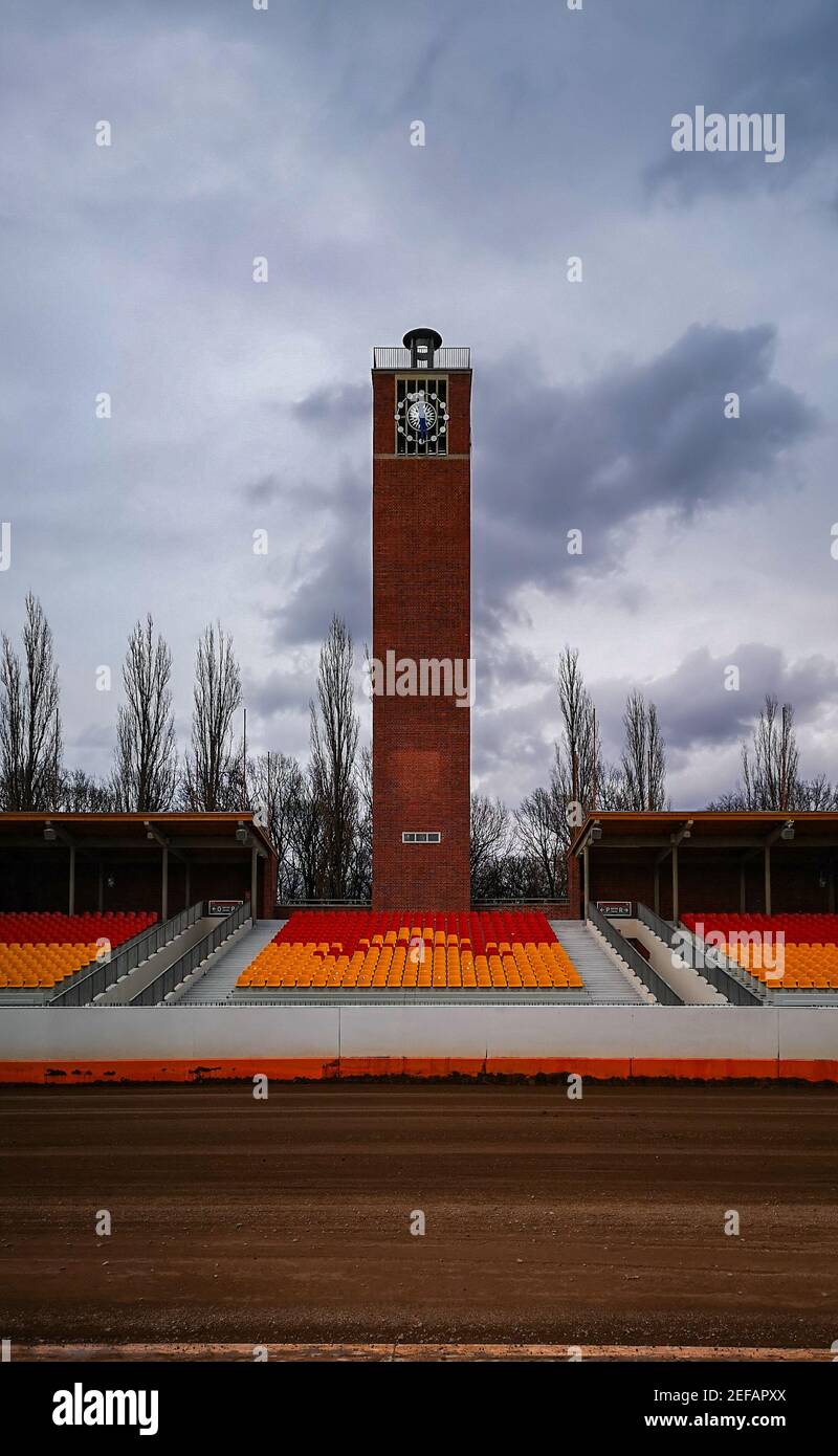 Stadium clock hi-res stock photography and images - Alamy