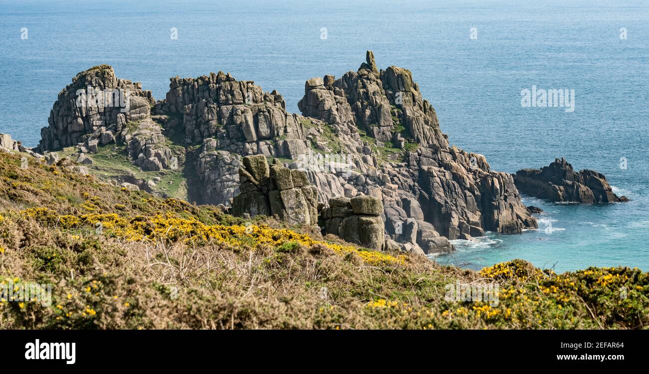 Logan Rock pivot, Treen Cornwall Stock Photo - Alamy