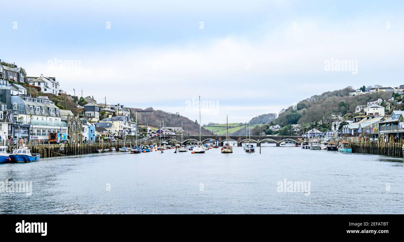 Harbours cornwall hi-res stock photography and images - Alamy