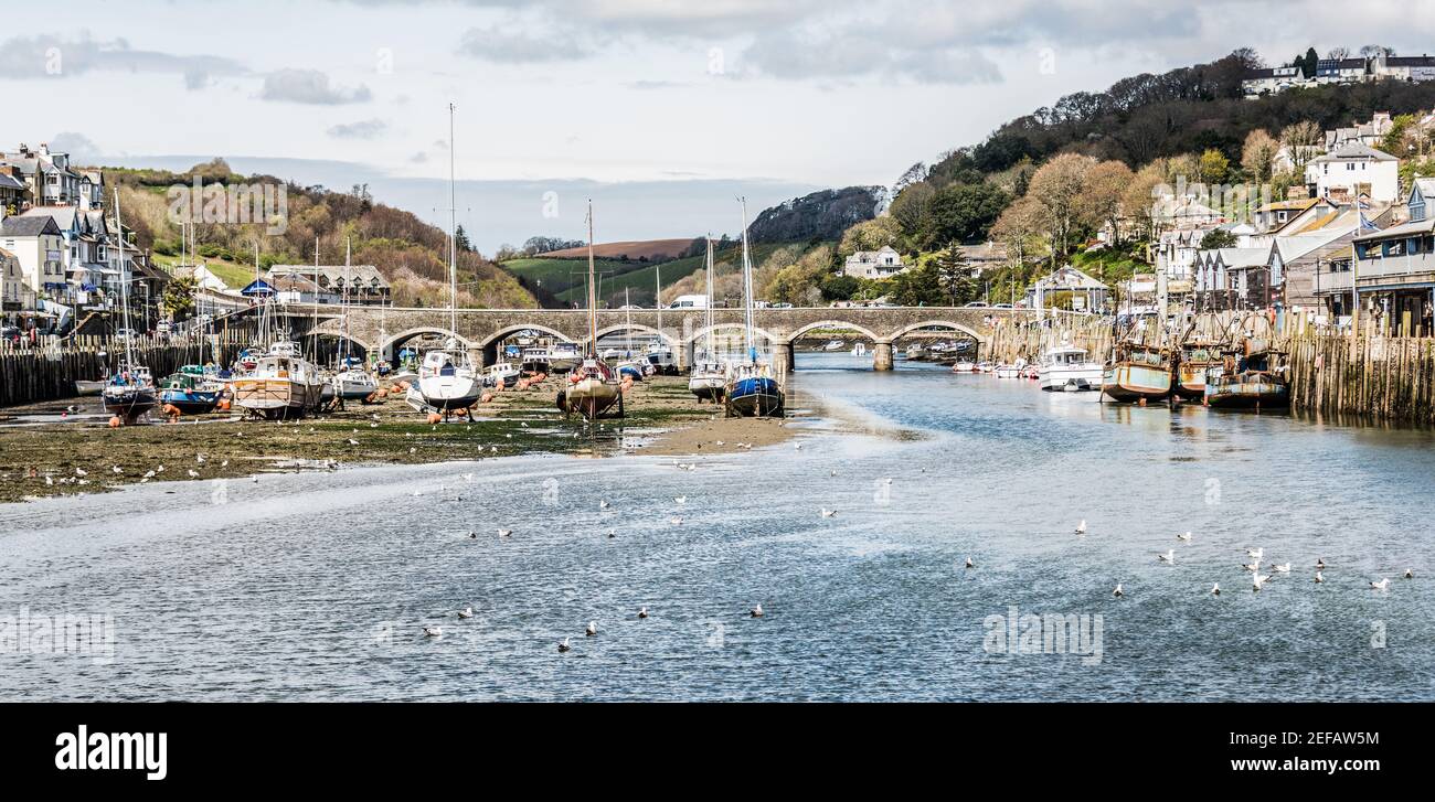 Harbours cornwall hi-res stock photography and images - Alamy