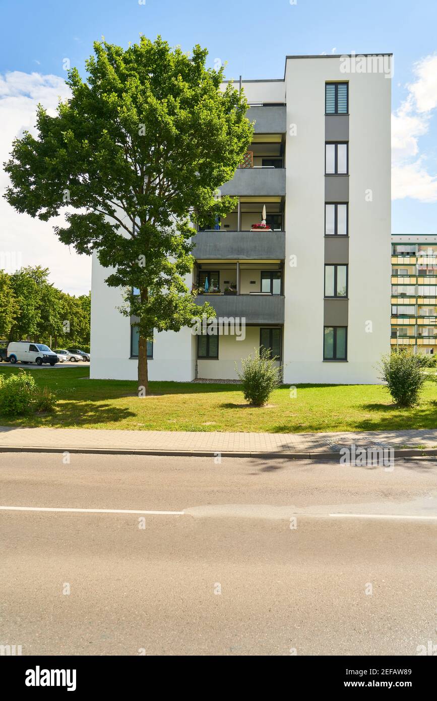 Building settlement hi-res stock photography and images - Alamy