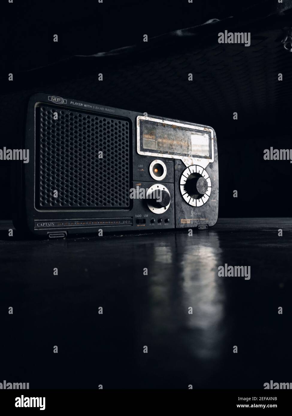 Retro radio photo hi-res stock photography and images - Alamy