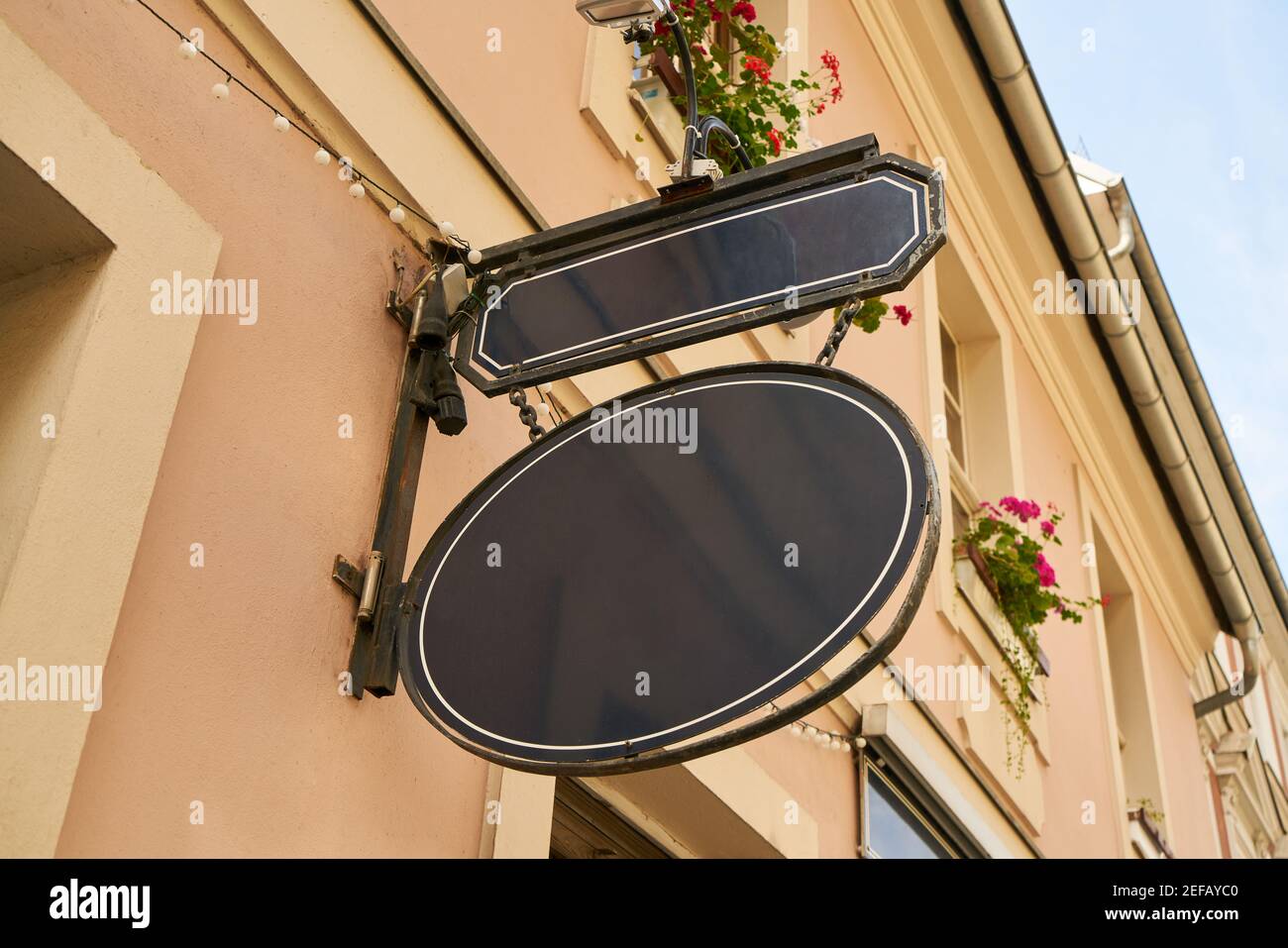 Vintage restaurant logo hi-res stock photography and images - Alamy