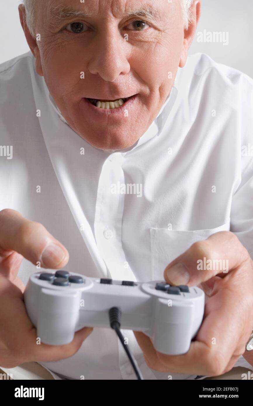 Man playing a video game hi-res stock photography and images - Alamy