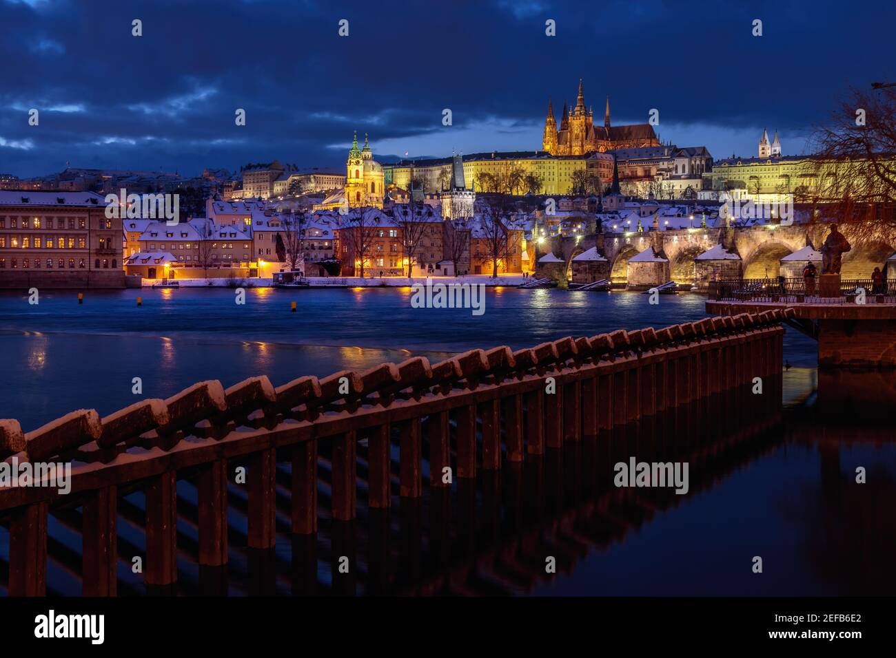 Bridge attraction hi-res stock photography and images - Alamy