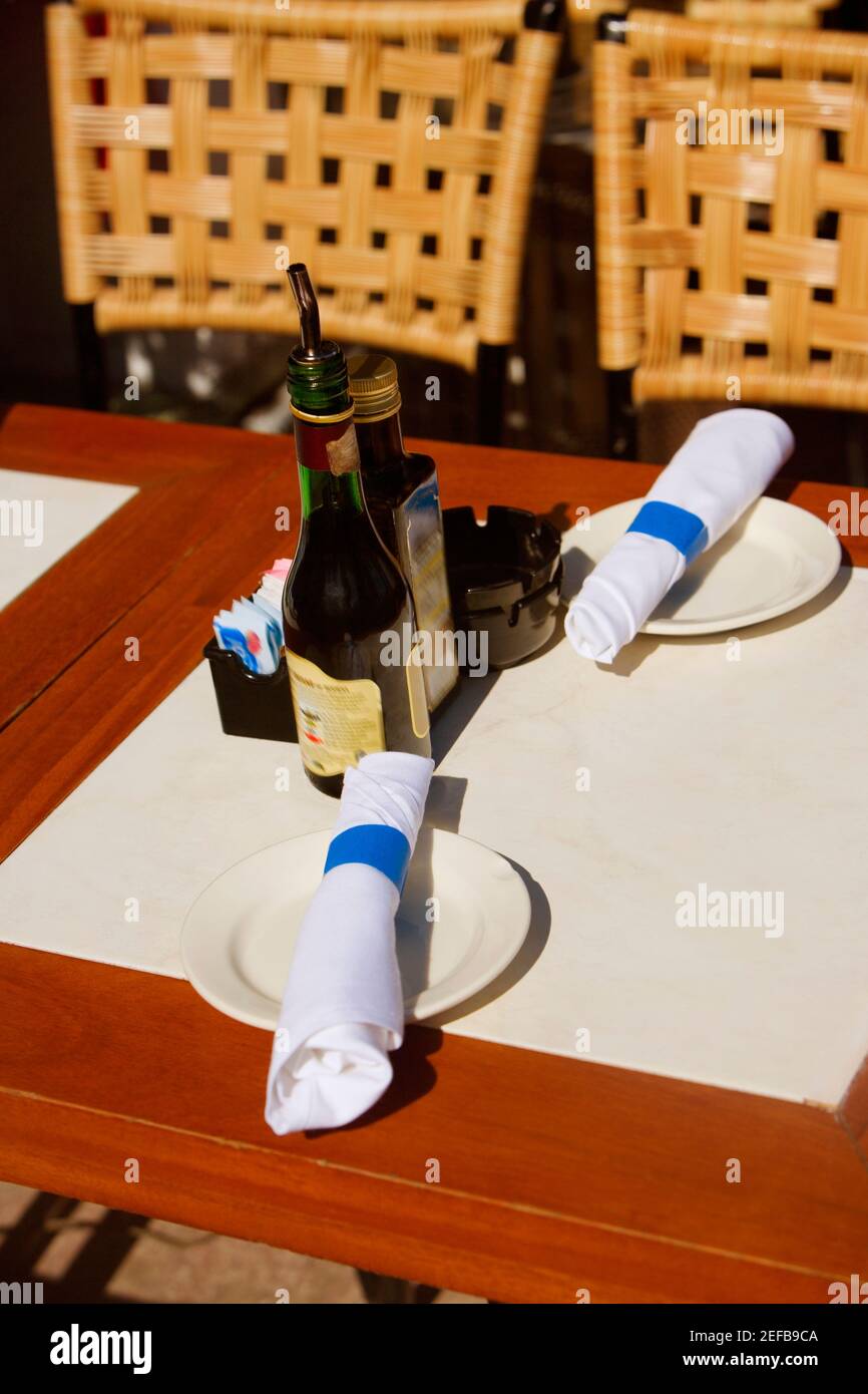 Luxurious table from above hi-res stock photography and images - Alamy