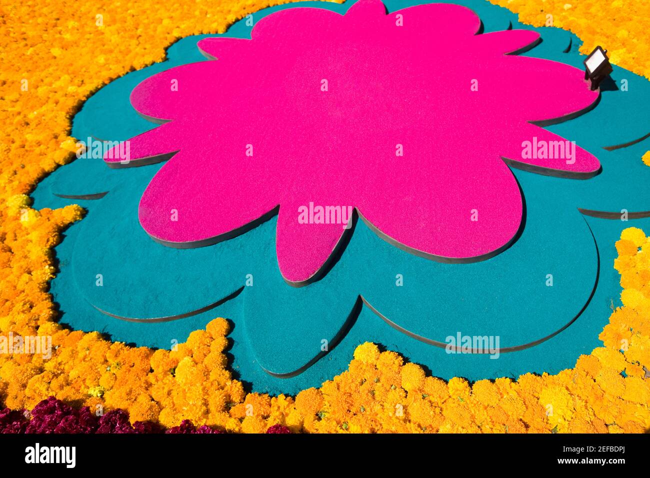 Altar flowers mexico hi-res stock photography and images - Alamy