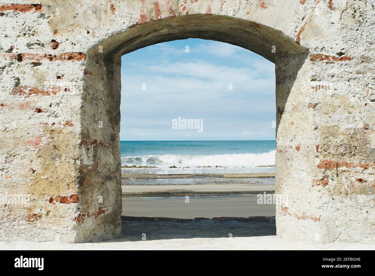 Archway beach hi-res stock photography and images - Alamy