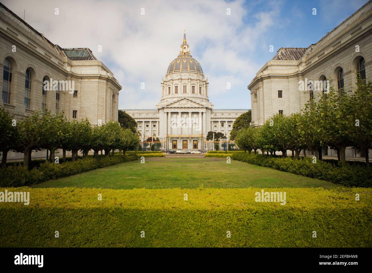 Sf city hall hi-res stock photography and images - Alamy